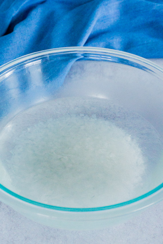 Easy DIY Recipe To Make Magnesium Oil Spray At Home