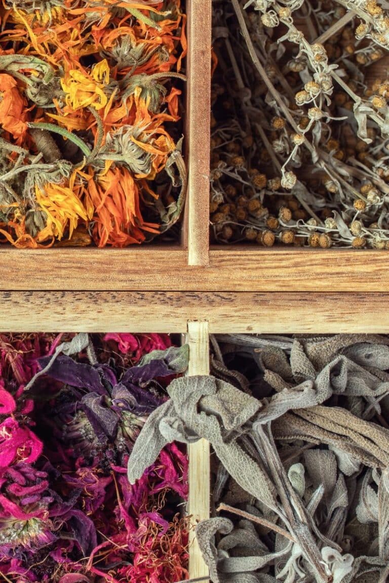 How To Smoke Herbs (With 3 Herbal Smoking Blends)