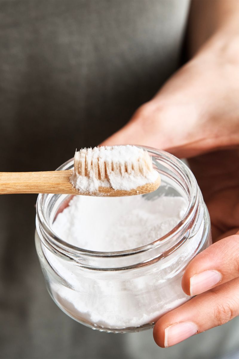 How To Make Herbal Tooth Powder (3 Simple Recipes)